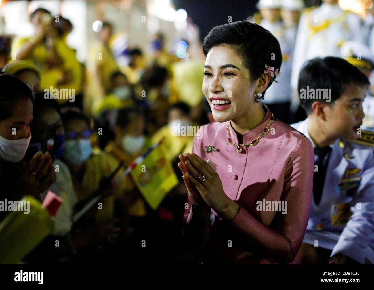 Sineenat wongvajirapakdi Banque de photographies et d’images à haute résolution - Alamy