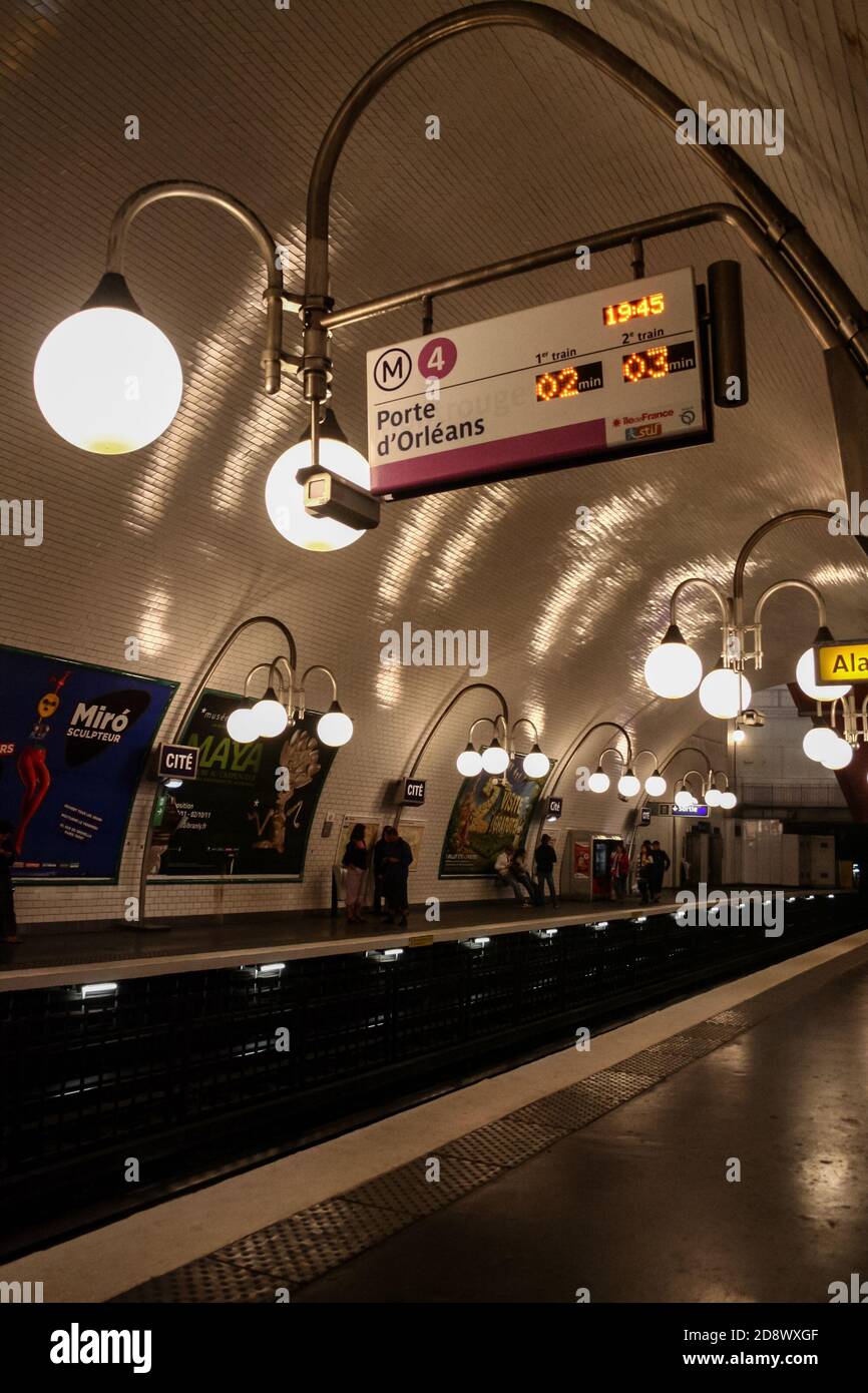 Ratp metro Banque de photographies et d’images à haute résolution - Alamy