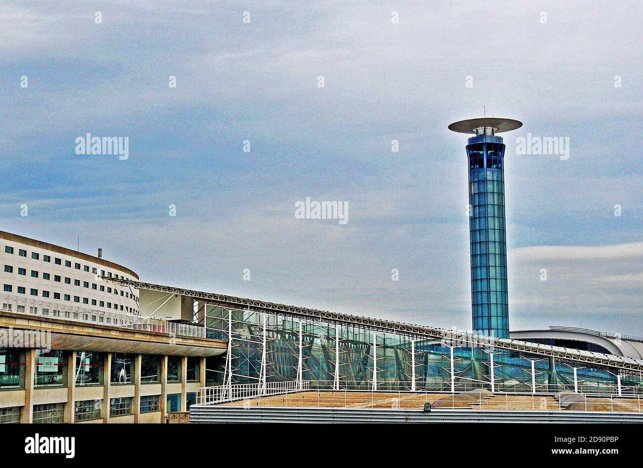 Tour de contrôle, l'hôtel Sheraton et de la gare, l'aéroport Roissy ...