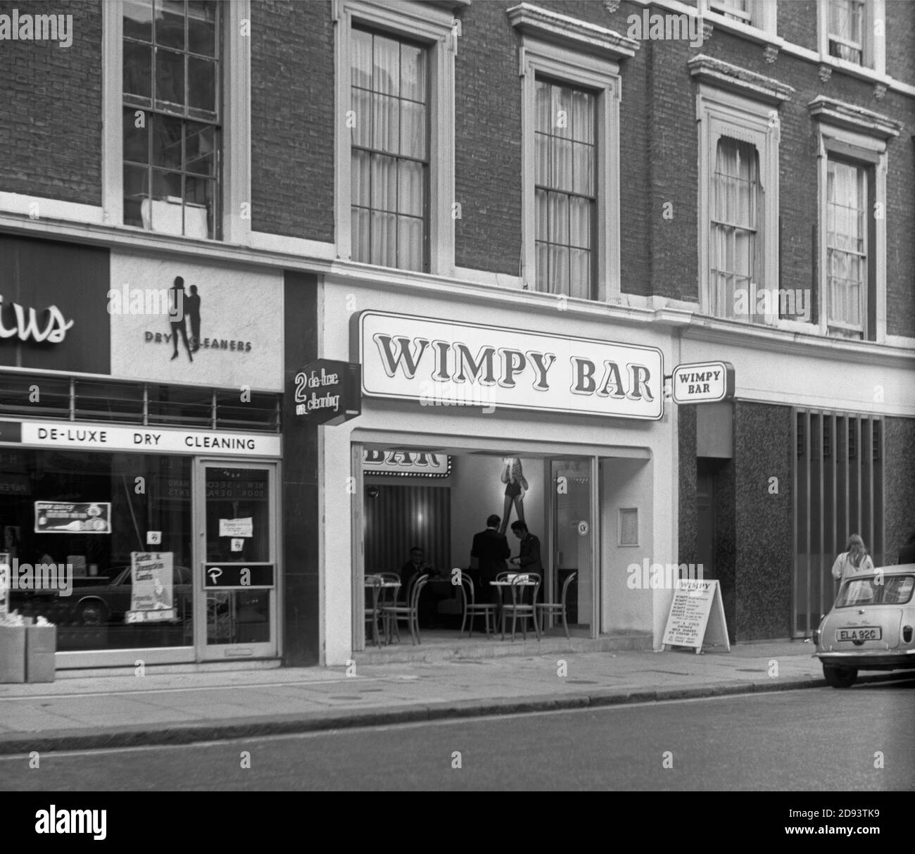 Wimpy bar Banque d'images noir et blanc - Alamy
