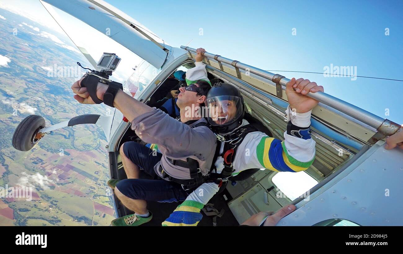 Parachuting funny Banque de photographies et d’images à haute ...