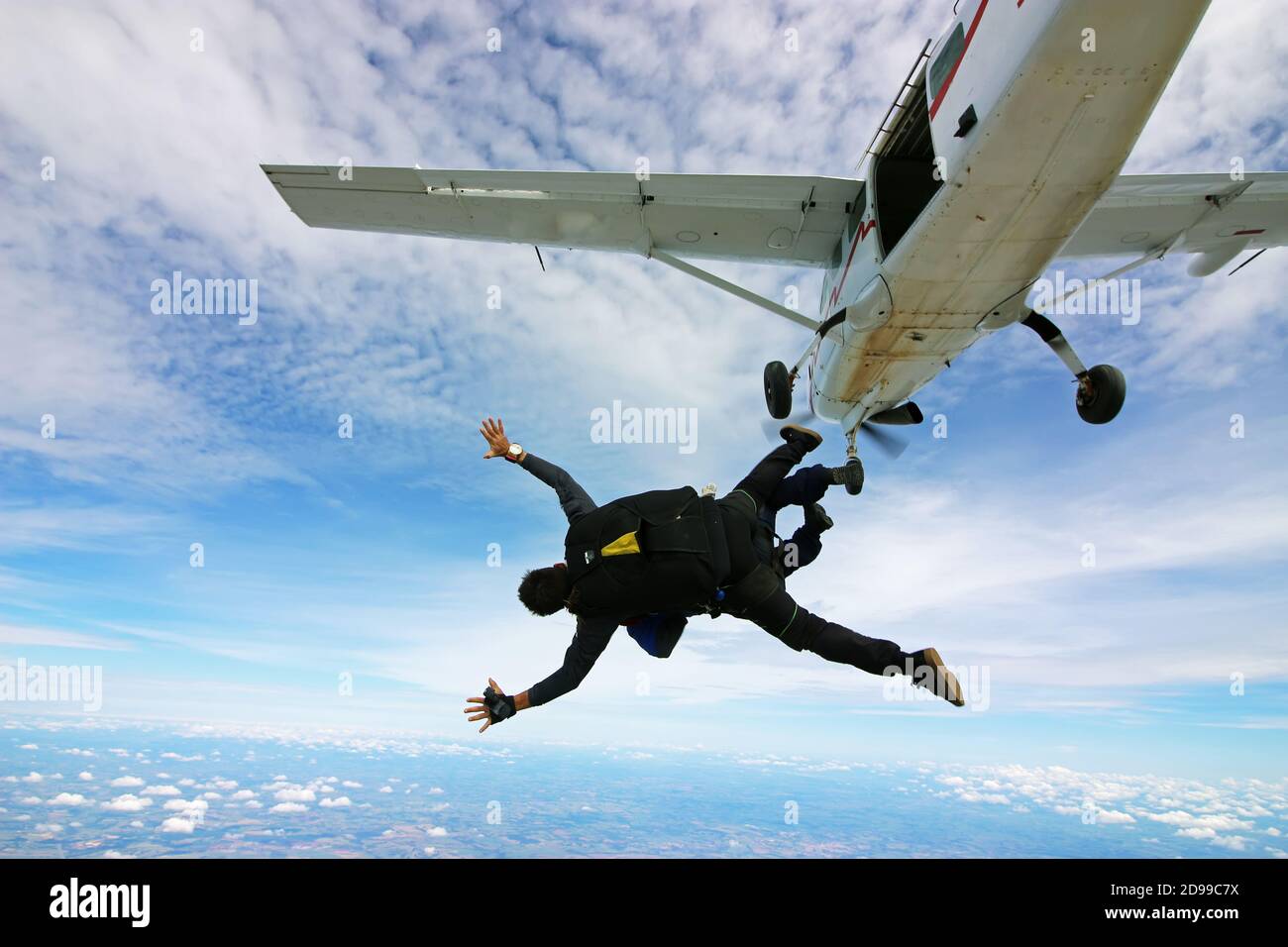 Saut en parachute sortie avion Banque de photographies et d’images à ...