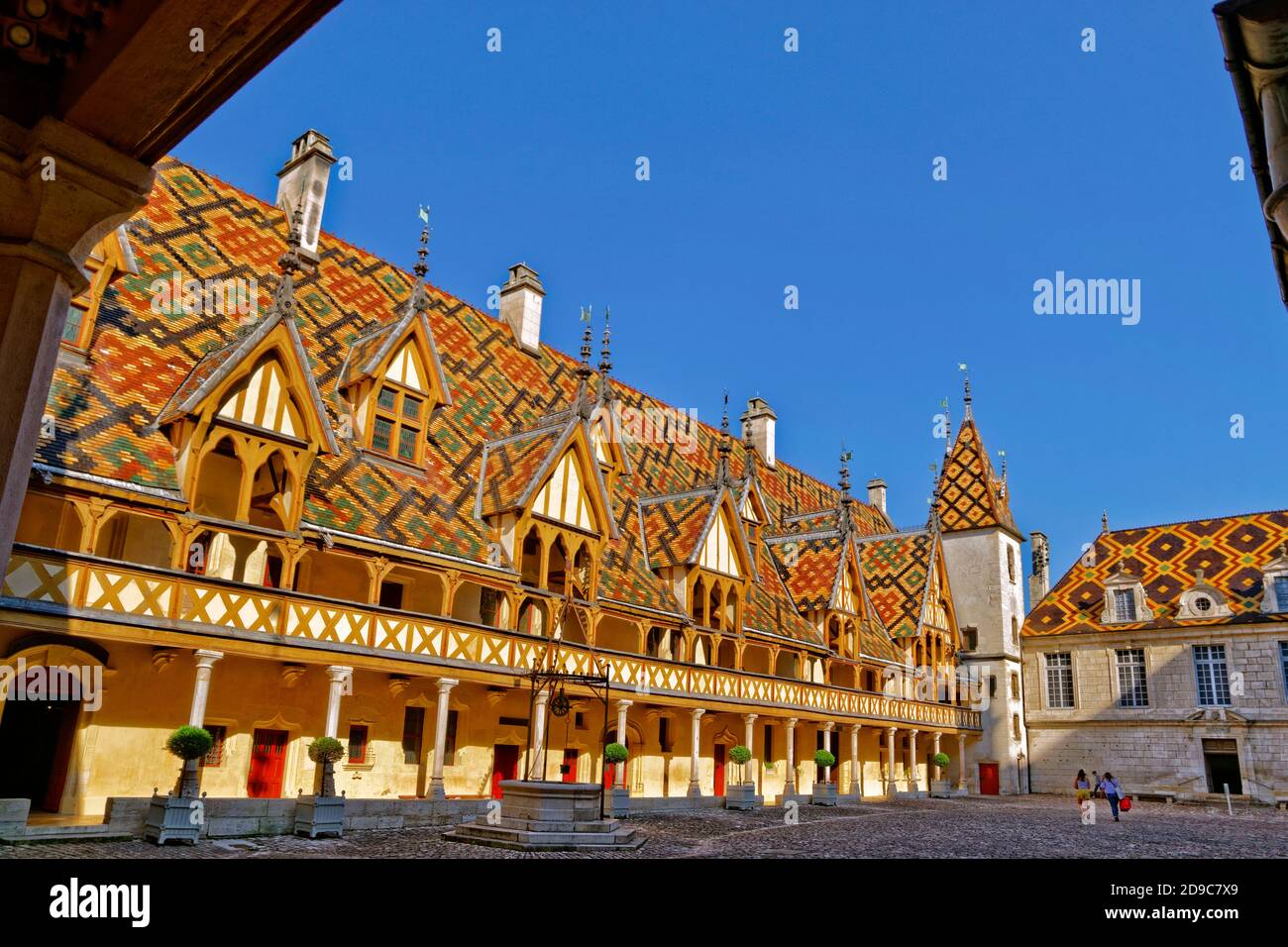 Hôtel dieu de beaune Banque de photographies et d’images à haute ...