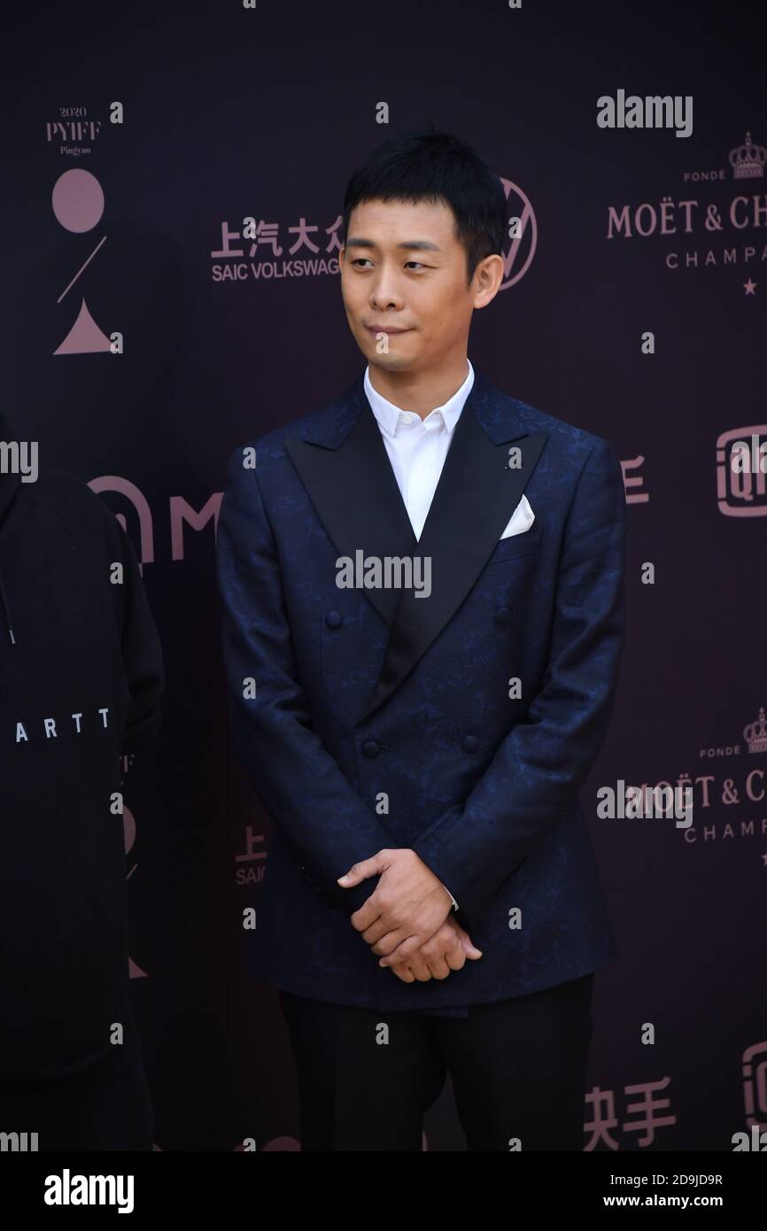 L'acteur chinois Zhang Yi fait son apparition dans le festival ...