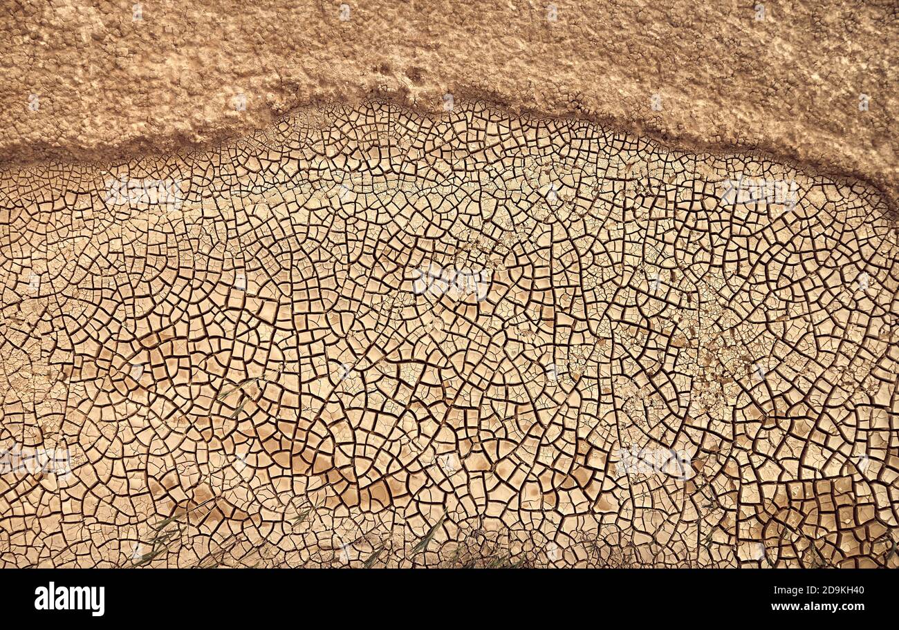 Désert. Vue aérienne d'une belle fissure dans le sol. Texture, fissure ...