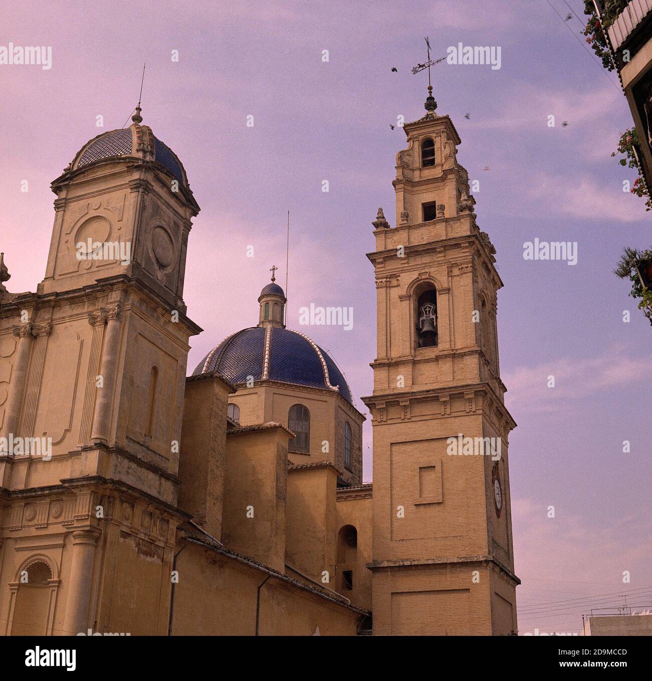 IGLESIA DE SAN PEDRO APOSTOL TORRE CAMPANARIO (1700) DE LADRILLO CUPULA ...