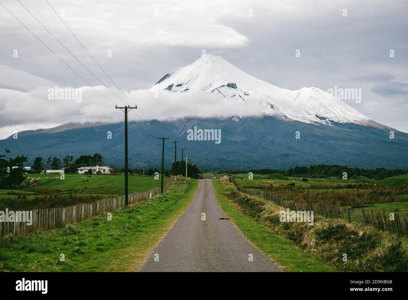 Taranaki volcan Banque de photographies et d’images à haute résolution ...