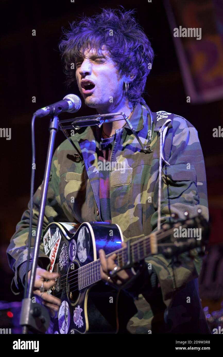 Chanteuse pop et rock Banque de photographies et d’images à haute ...