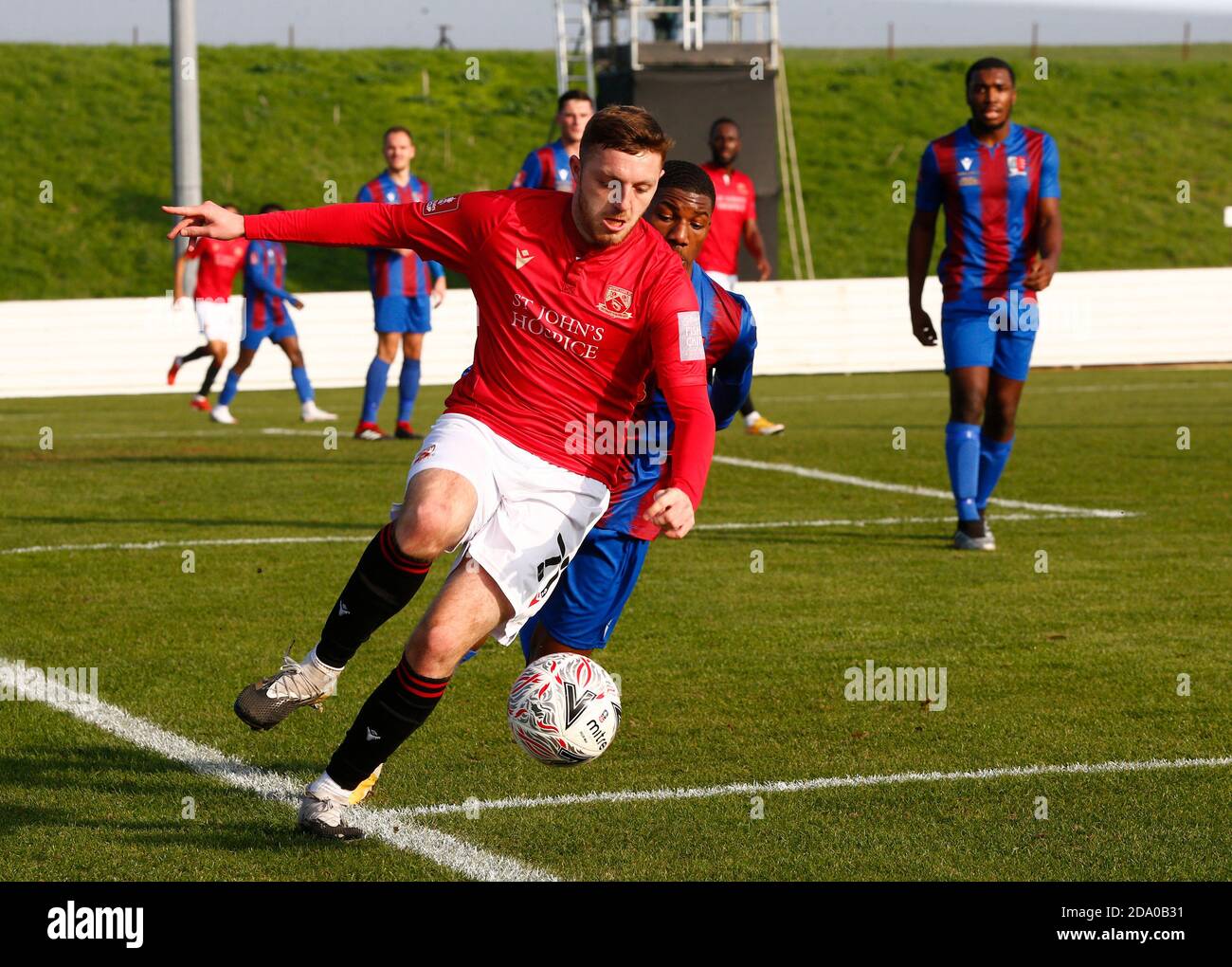 MALDON, ANGLETERRE - NOVEMBRE 08 : L-R Ryan Cooney de Morecambe FC (en ...