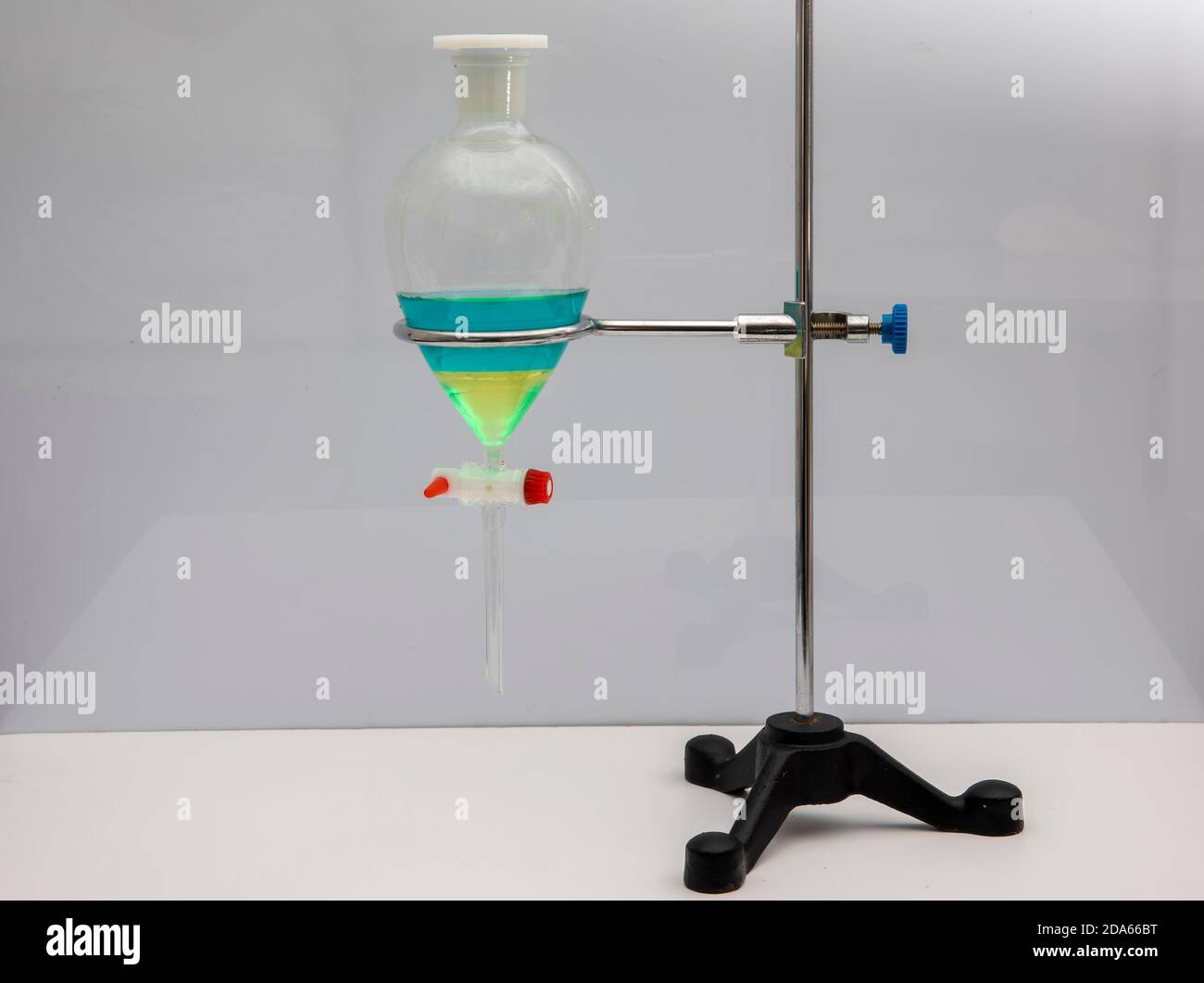 Microbiologie eau filtration Banque de photographies et d’images à ...