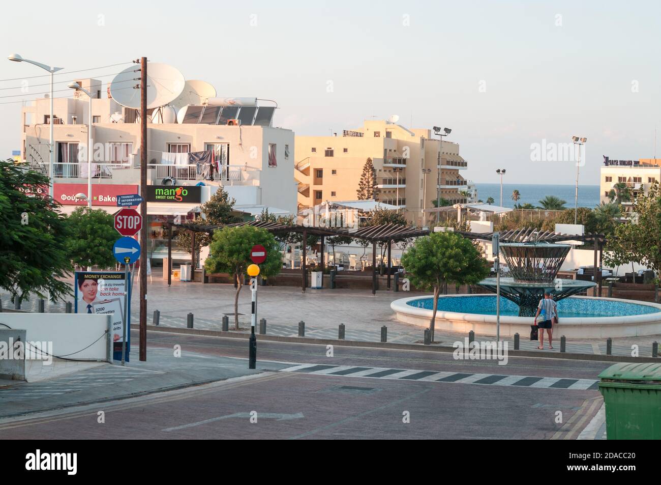Protaras town Banque de photographies et d’images à haute résolution ...