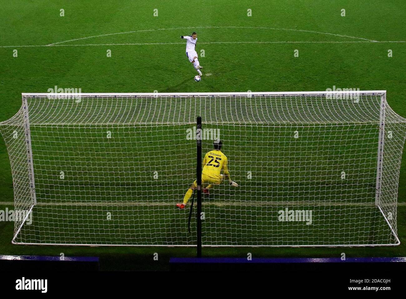 Birkenhead, Royaume-Uni. 11 novembre 2020. Kieron Morris de Tranmere ...