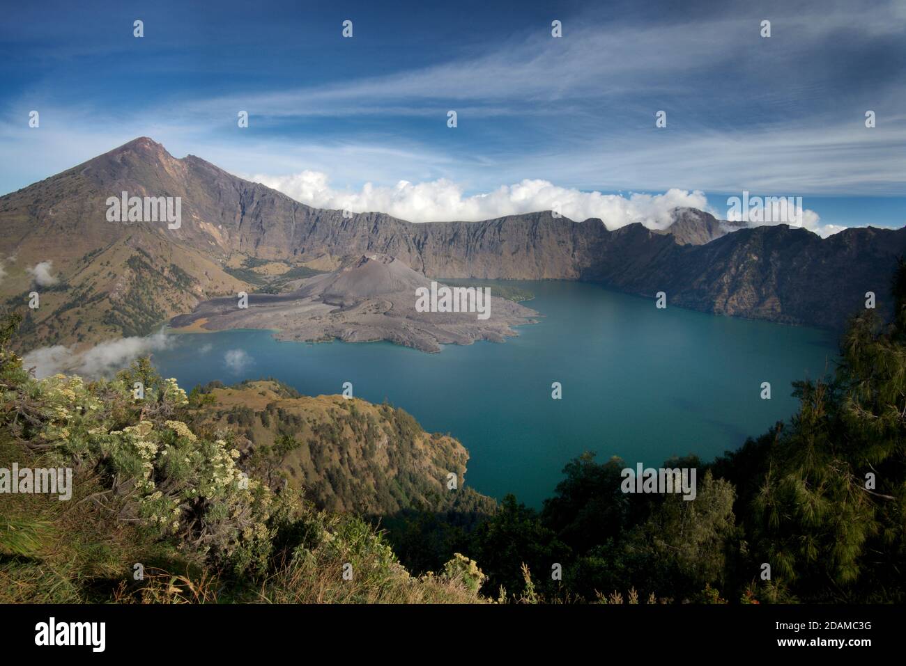 Indonesian volcanoes Banque de photographies et d’images à haute ...