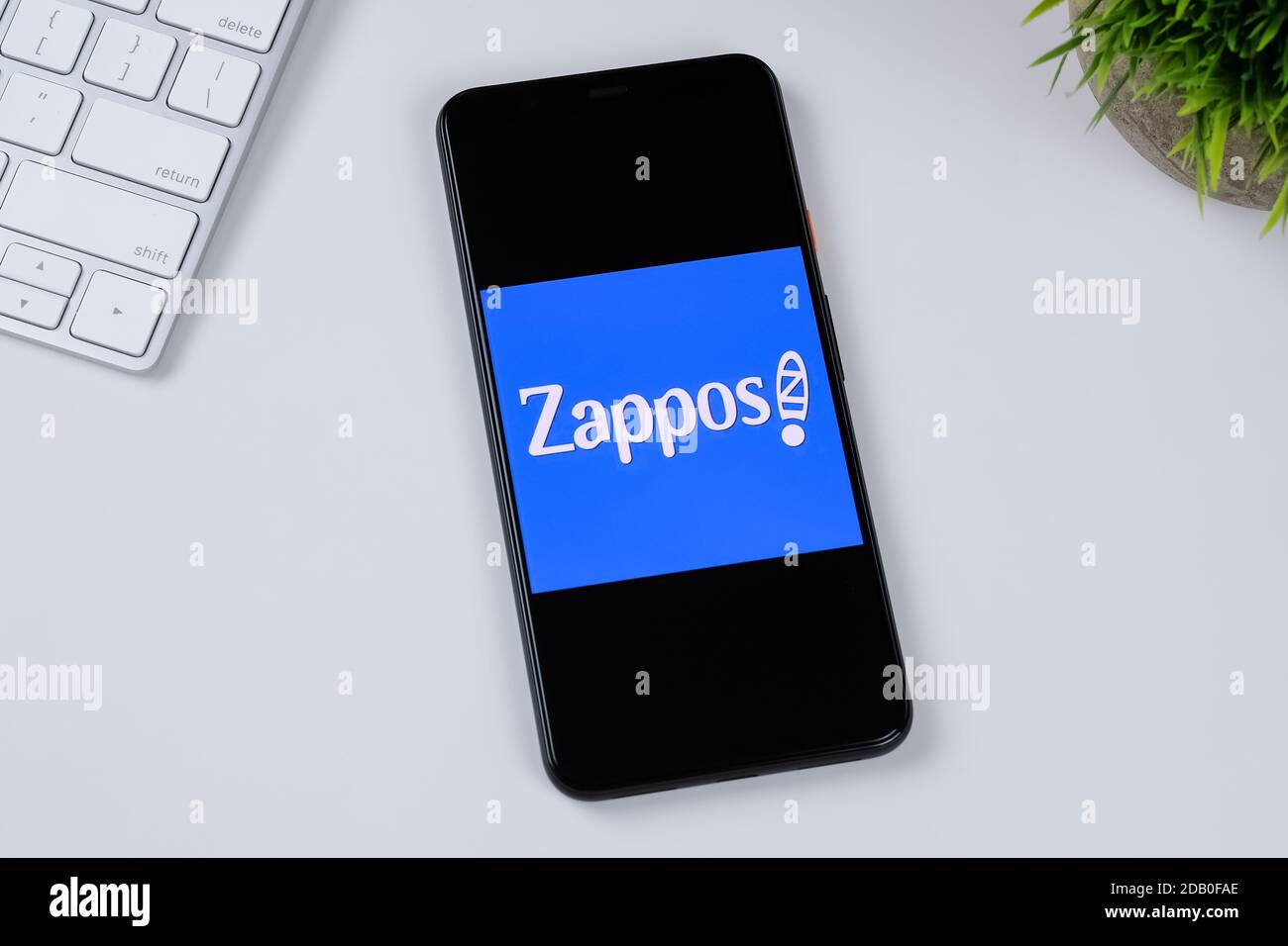 Zappos logo Banque de photographies et d’images à haute résolution - Alamy