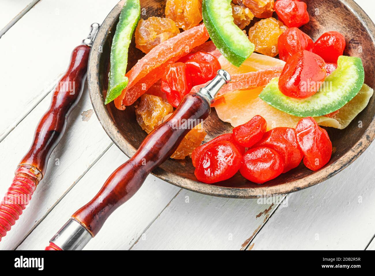 Détails du hookah oriental et du tabac chicha aux saveurs fruitées ...