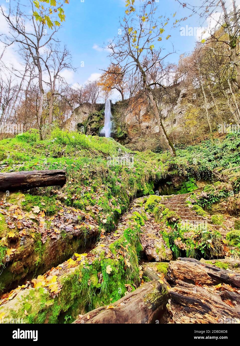 L'Allemagne, célèbre 37m de hauteur en cascade Bad Urach en Jura souabe ...