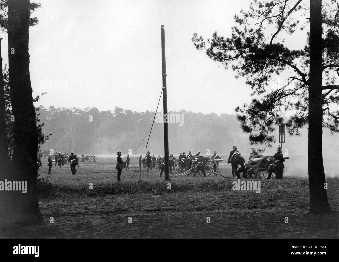 Position de tir d'artillerie Banque de photographies et d’images à ...