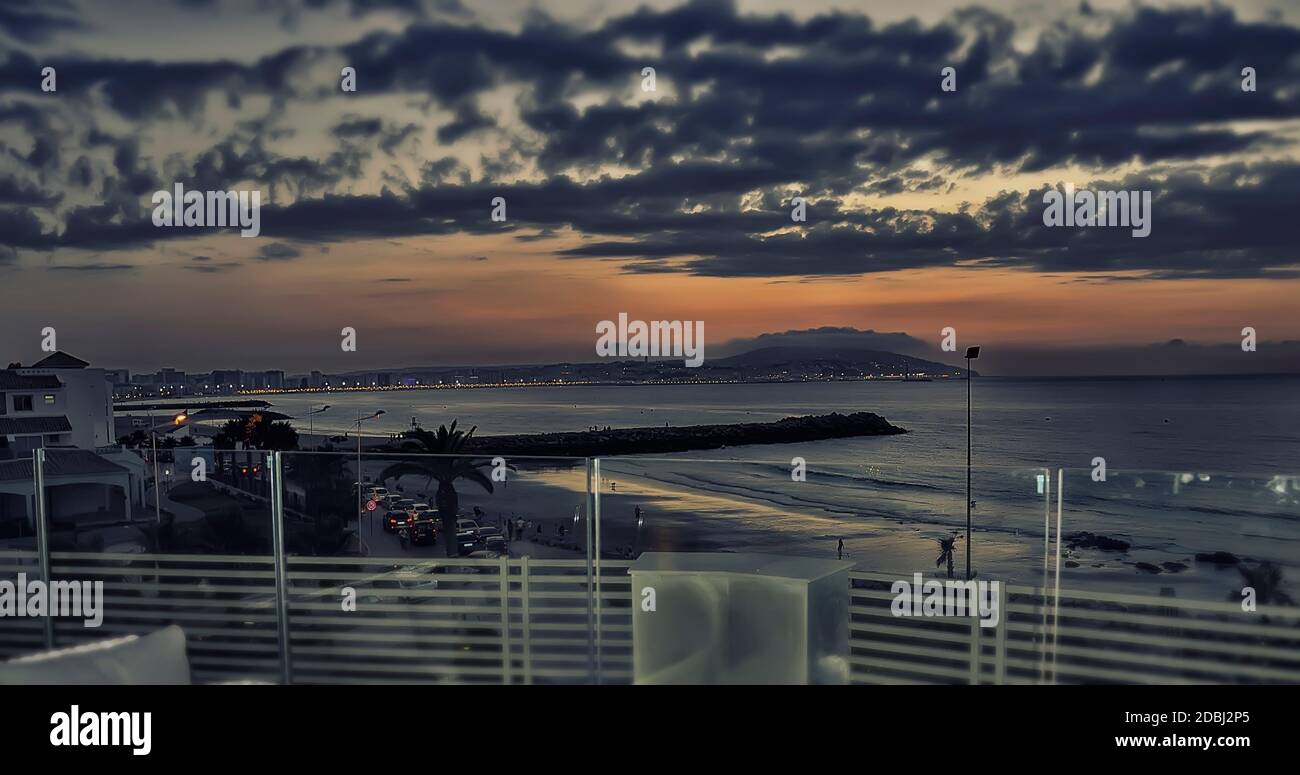 Rue medina tanger maroc nuit Banque de photographies et d’images à ...