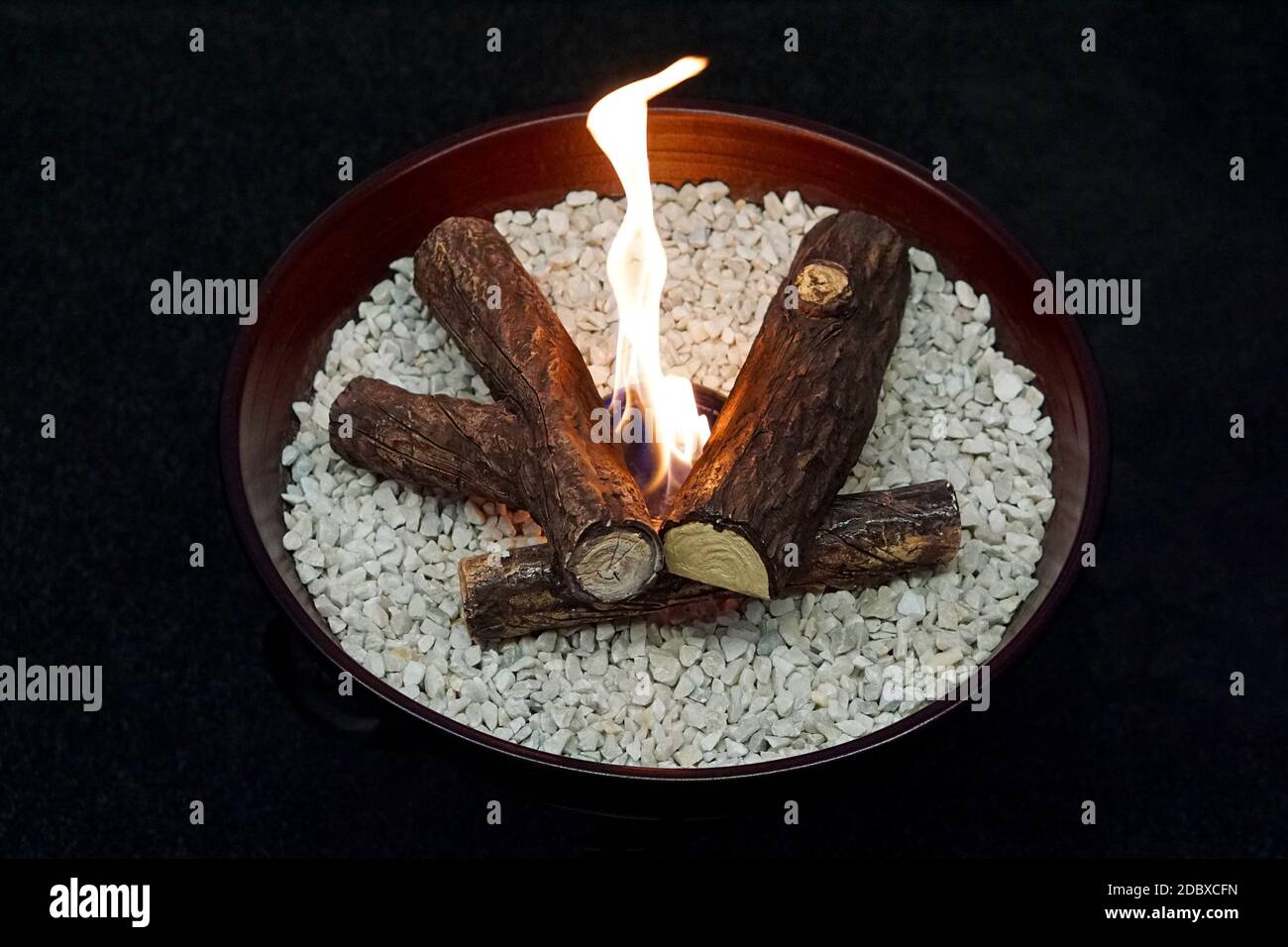 Faux feu Banque de photographies et d’images à haute résolution - Alamy