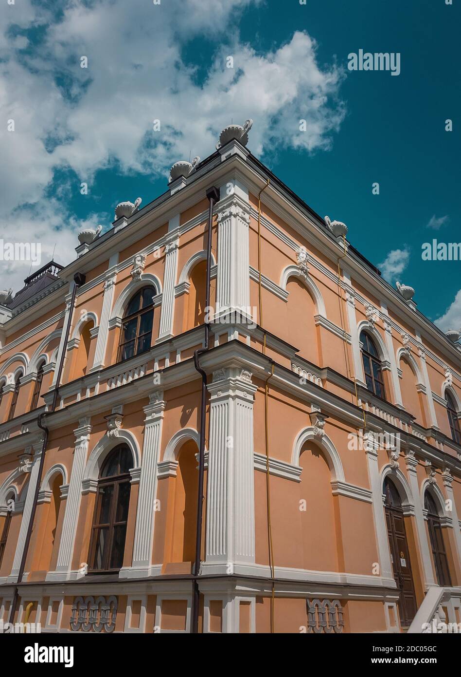 Détails de l'architecture du manoir de Manuc BEI. Palais Manuc Bey ...
