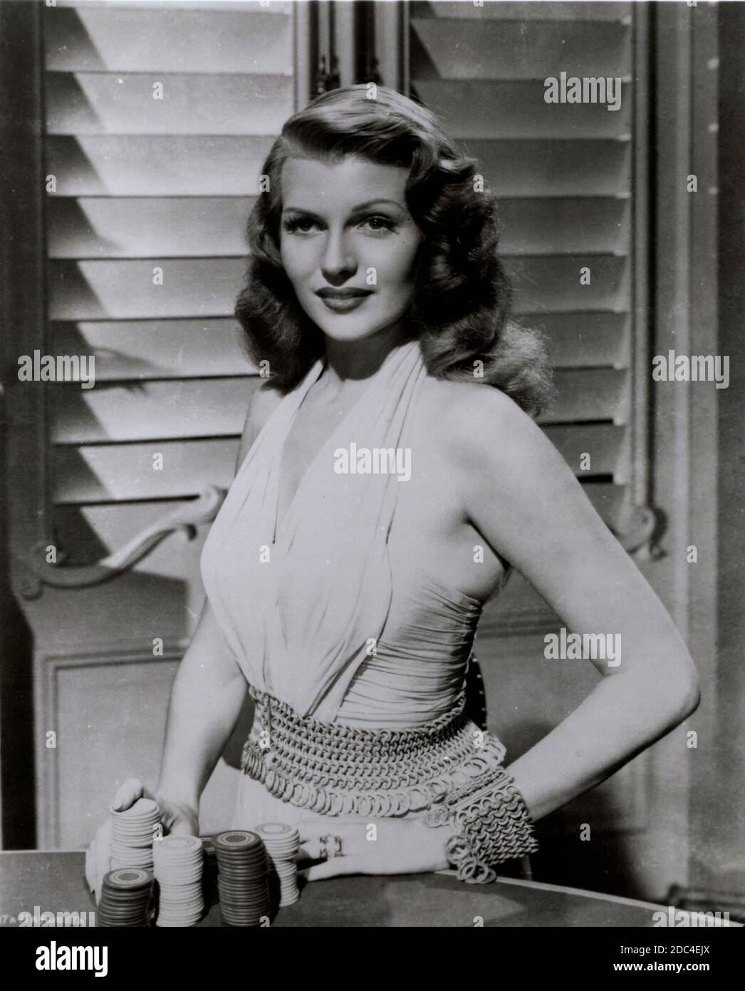 Femme gilda Banque de photographies et d’images à haute résolution - Alamy