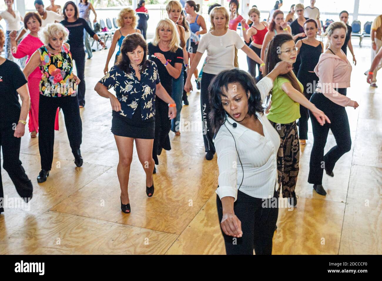 Cours de danse latine Banque de photographies et d’images à haute ...