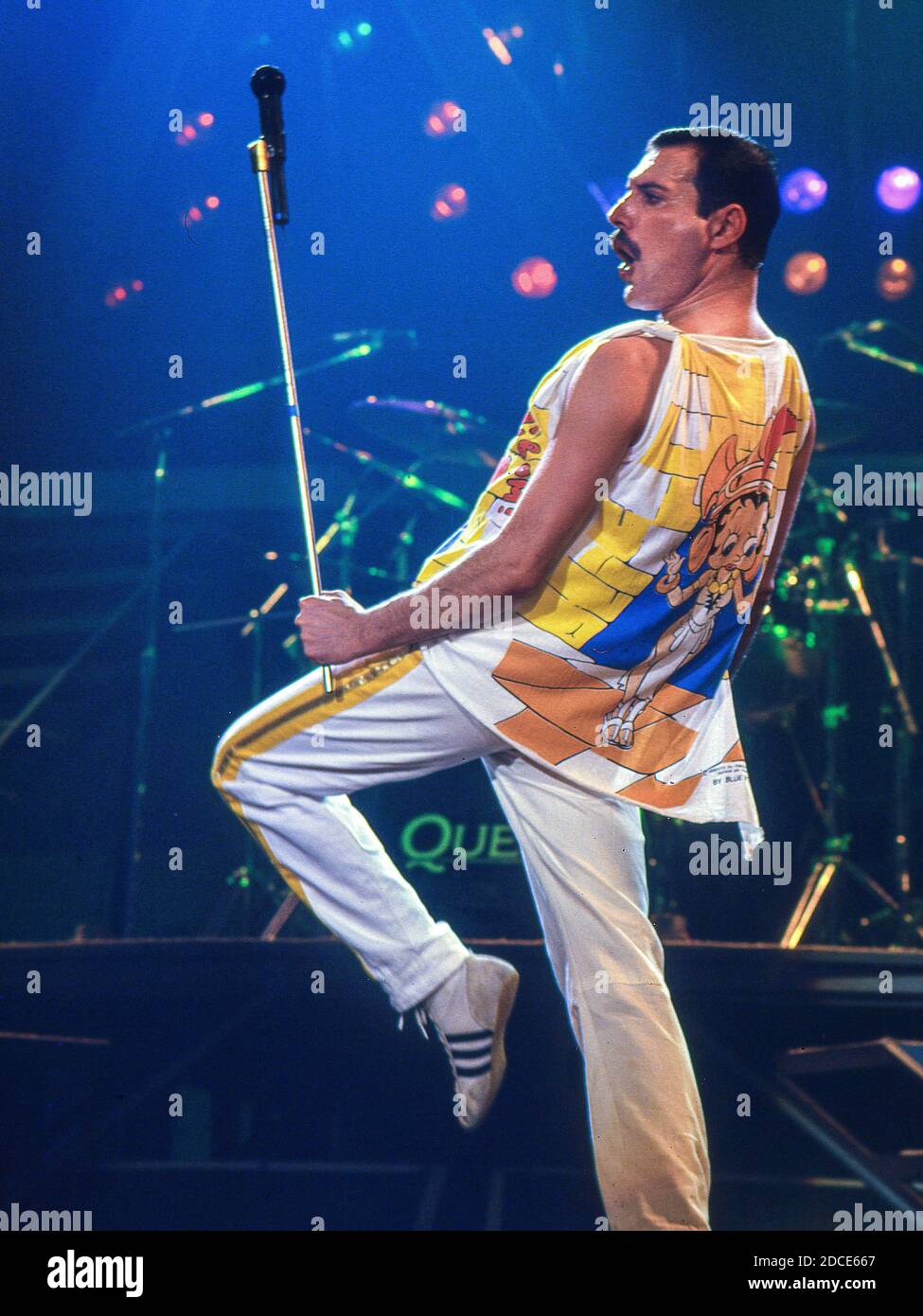 Queen the band 1986 Banque de photographies et d’images à haute ...