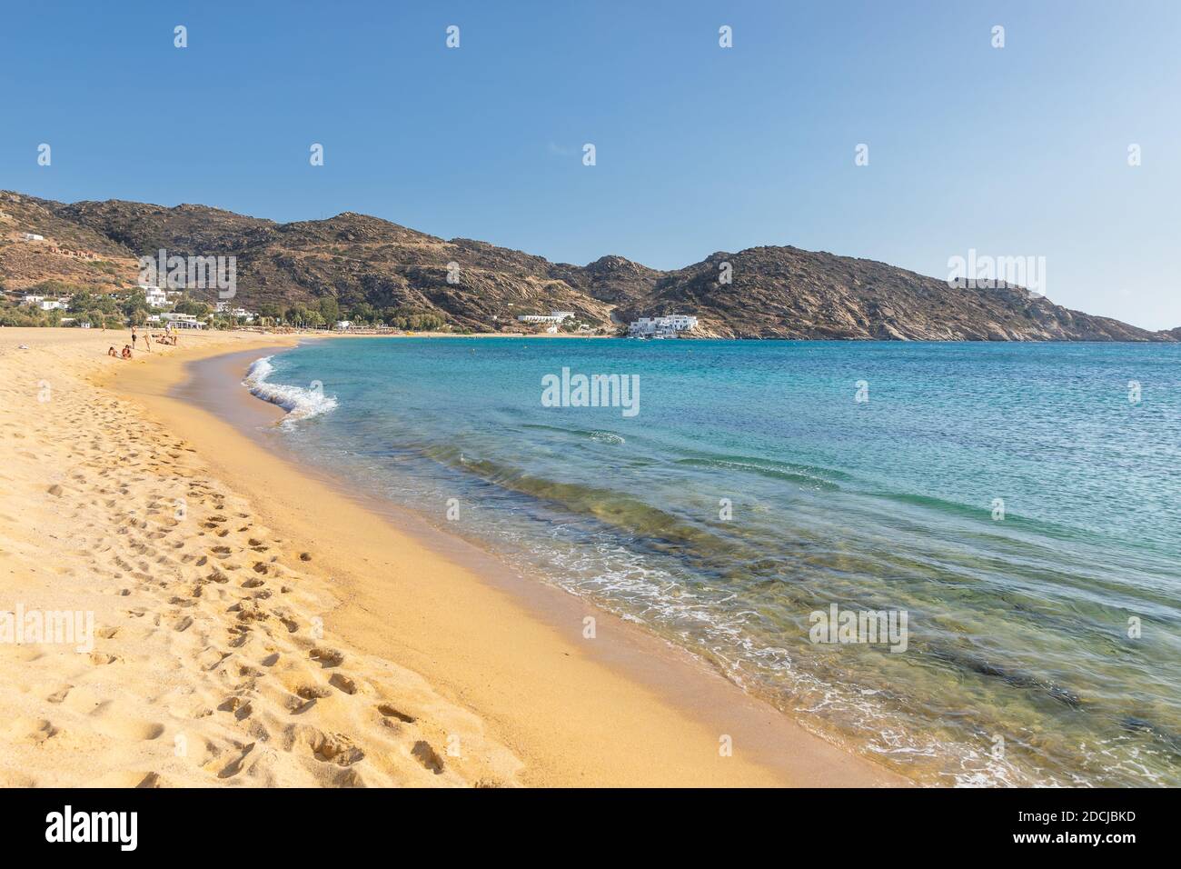 Mylopotas Beach, île d'iOS, Grèce- 20 septembre 2020 : personnes se ...