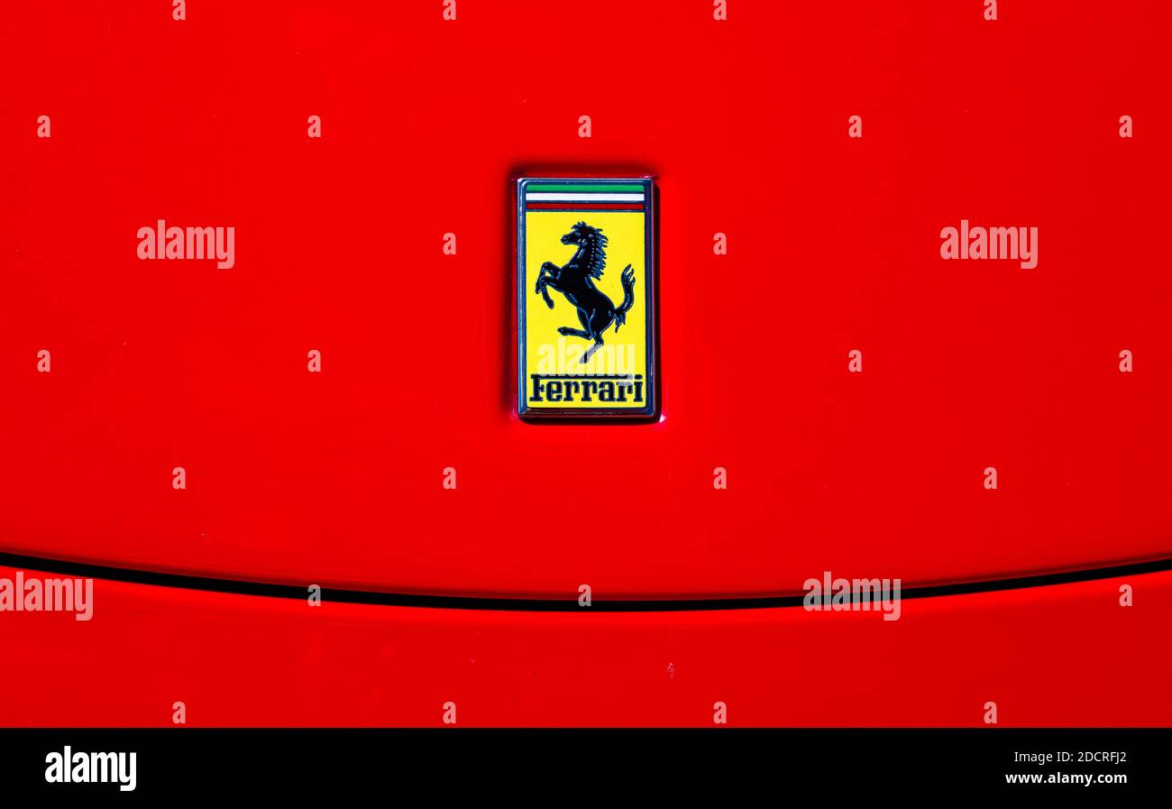 Le symbole de la marque Ferrari est le Cavallino Rampante, un étalon ...