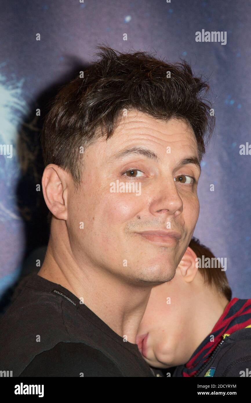Laurent Ban lors du photocall du spectacle 'BO le voyage musical' de ...