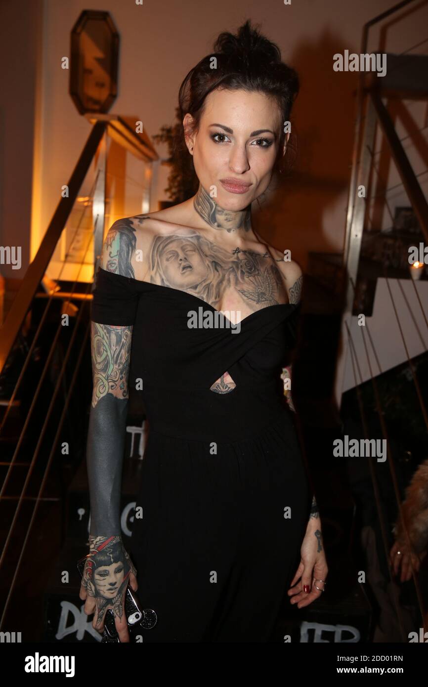 Lucie Clement assiste à la soirée d'inauguration du Shelby Bar (gere ...