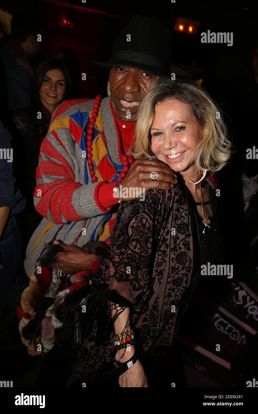 Dexter Dex Tao et Fiona Gelin assistent à la soirée d'inauguration du ...