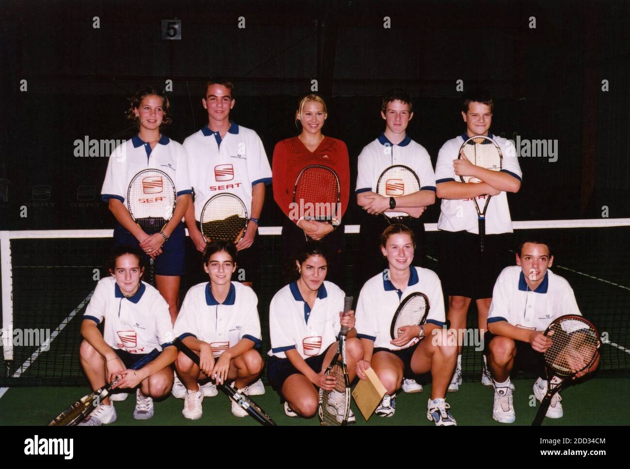 Joueur de tennis russe Anna Kournikova avec des garçons de balle, SIÈGE ...