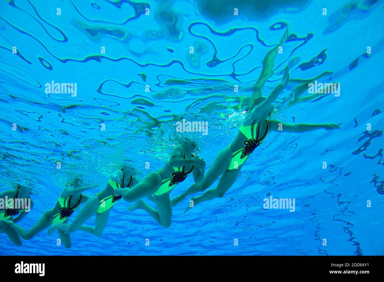 Synchronized swim team Banque de photographies et d’images à haute ...