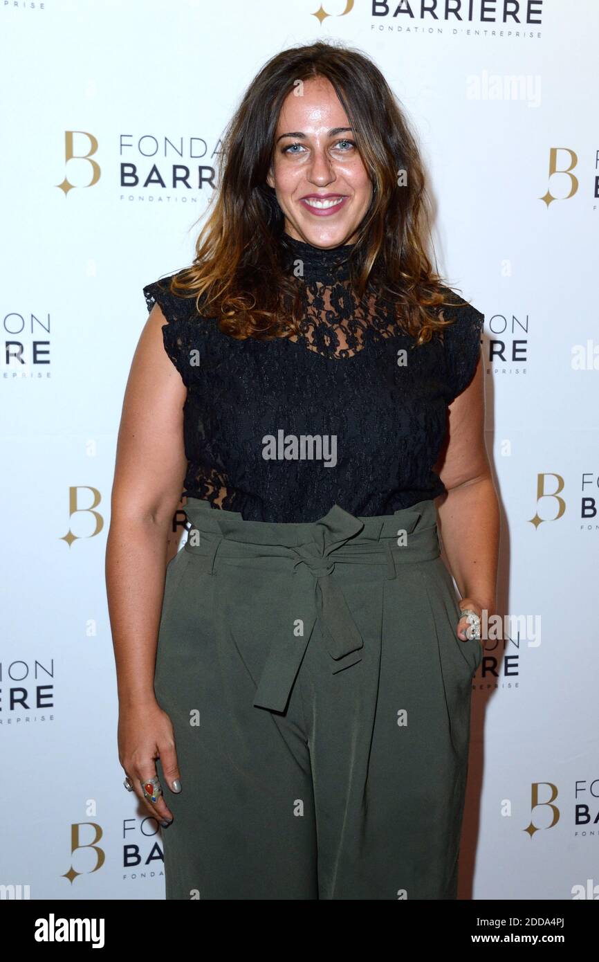 Alexandra Roth assiste a la première du film les Chatouilles au Cinéma ...