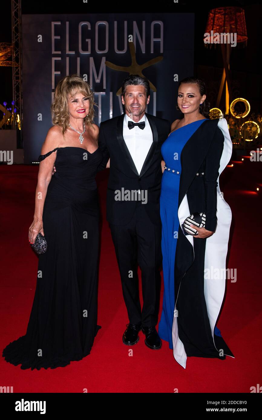 L-R : l'actrice égyptienne Yousra pose avec l'acteur américain Patrick ...