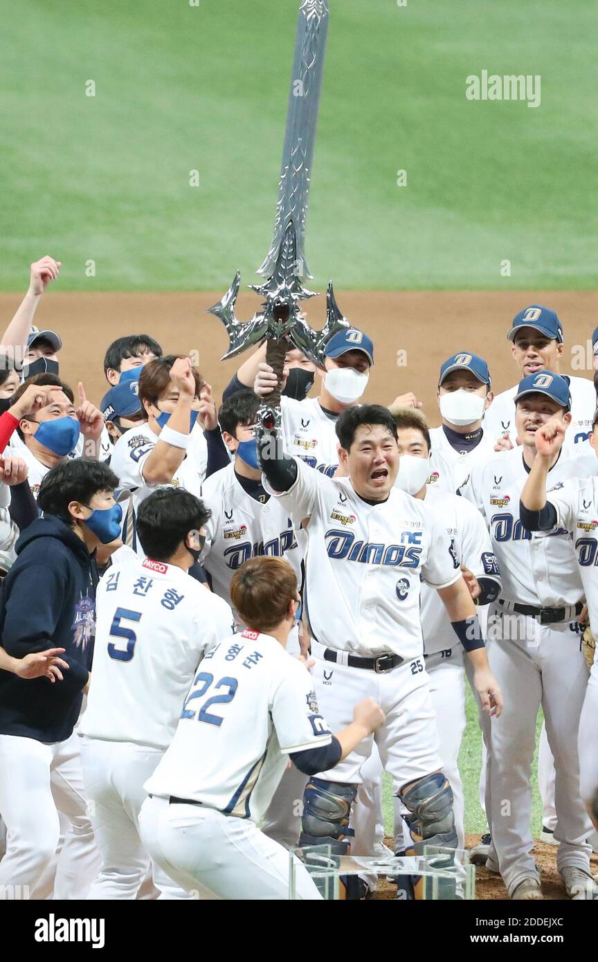 25 novembre 2020. NC Dinos gagne Korean Series Catcher Yang EUI-ji (C ...