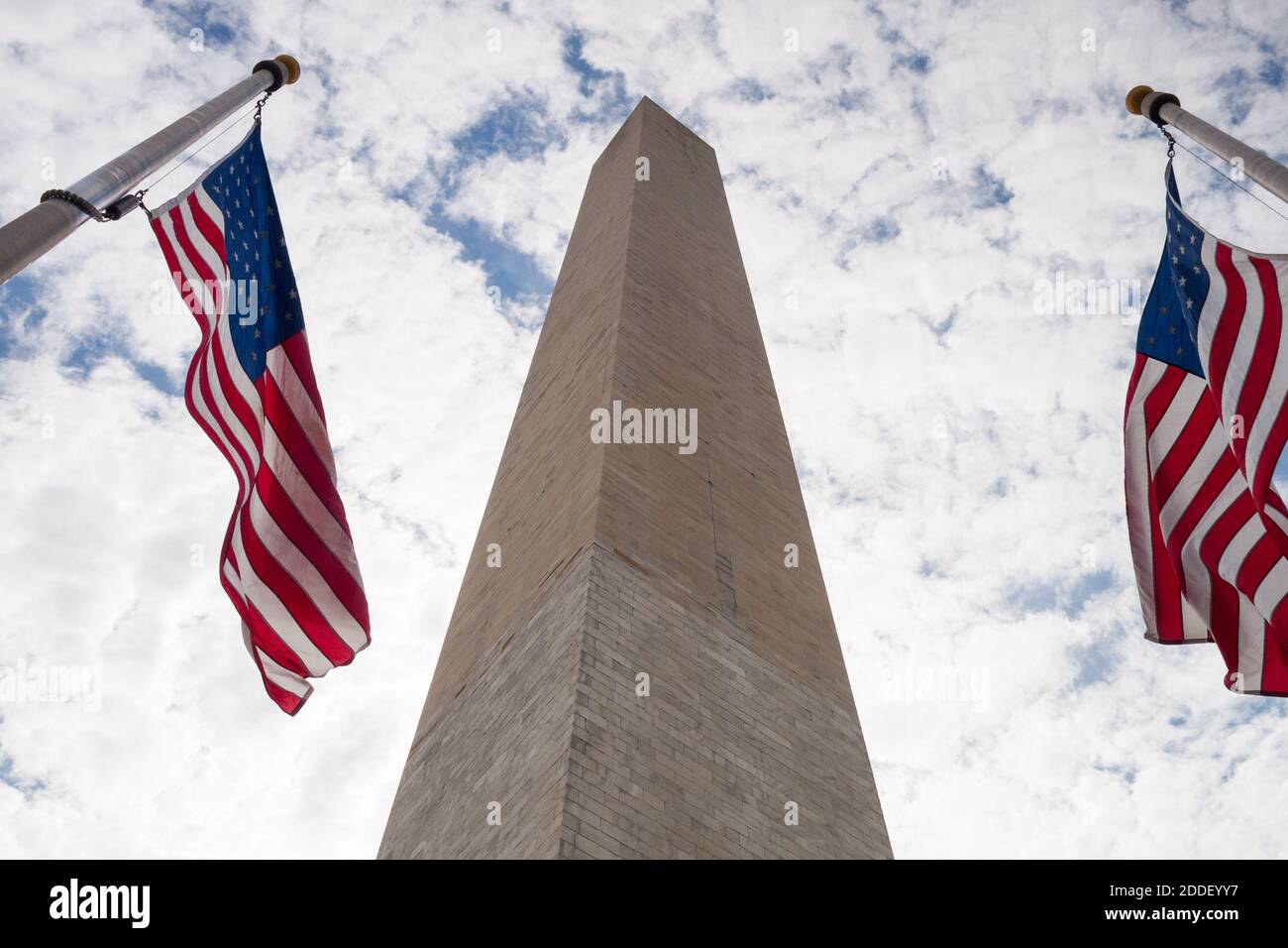 Drapeaux claquant au vent Banque de photographies et d’images à haute ...