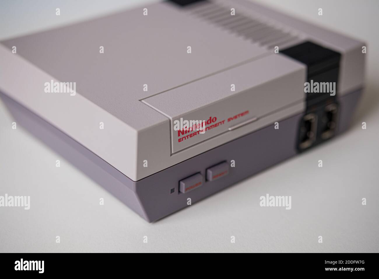 Nintendo entertainment system console Banque de photographies et d ...