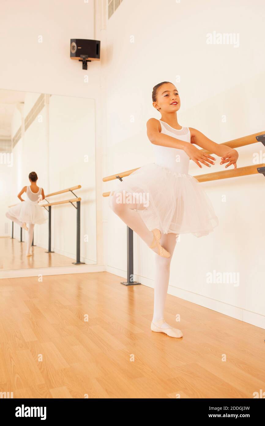 Barre De Ballet Banque De Photographies Et Dimages à Haute Résolution