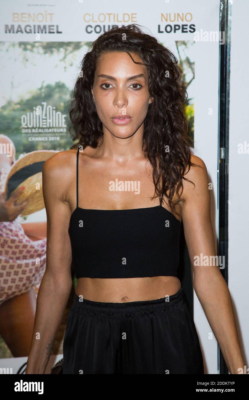 Ines Rau participe à la première du film « une feuille facile » de ...