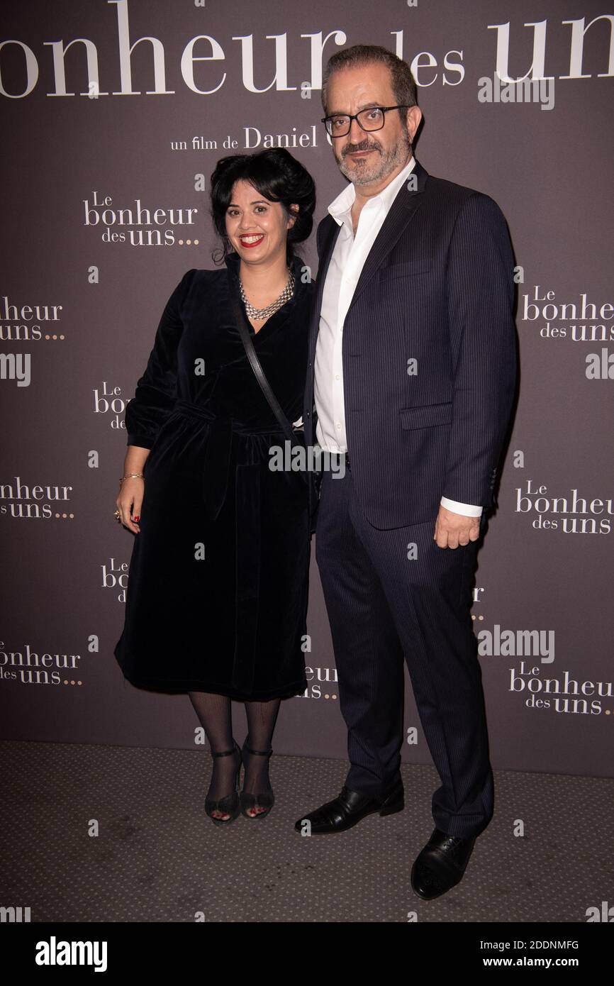 Le directeur, Daniel Cohen et son épouse Efrat Cohen assistent au bonheur des uns, première à l ...