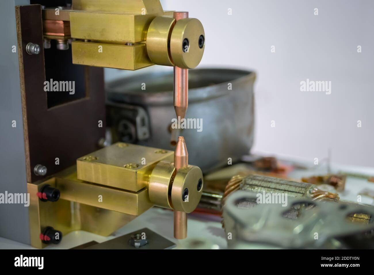 Soudage par points Banque de photographies et d’images à haute ...