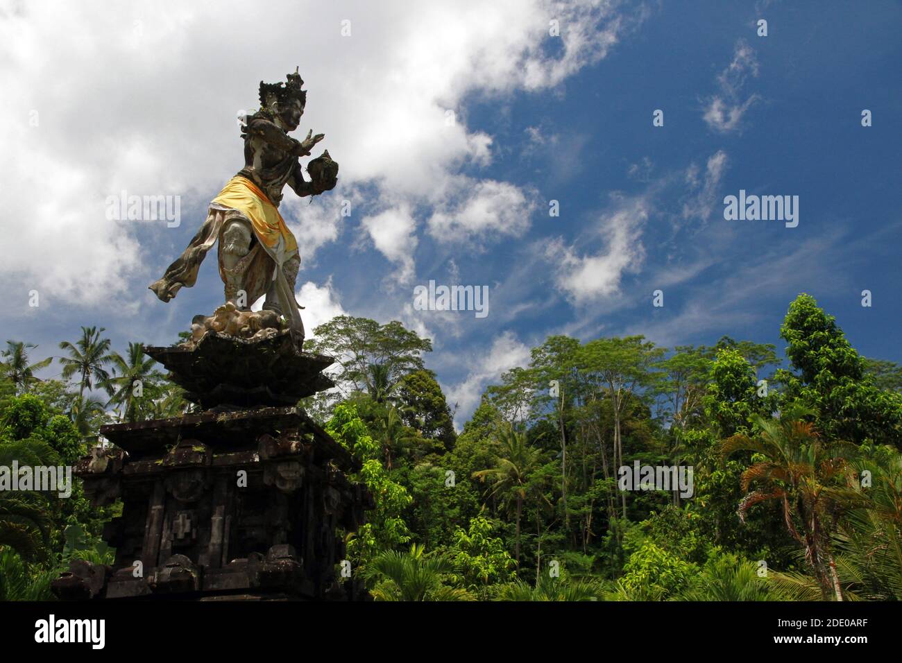 Indra god statue Banque de photographies et d’images à haute résolution ...