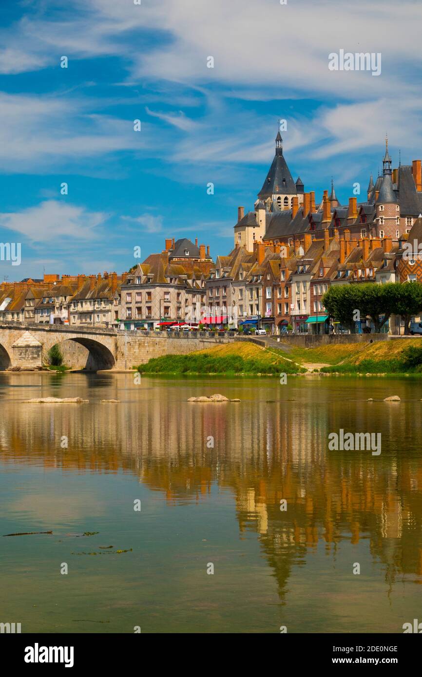 France, Loiret (45), Gien, ancien pont aussi appelé pont Anne-de ...