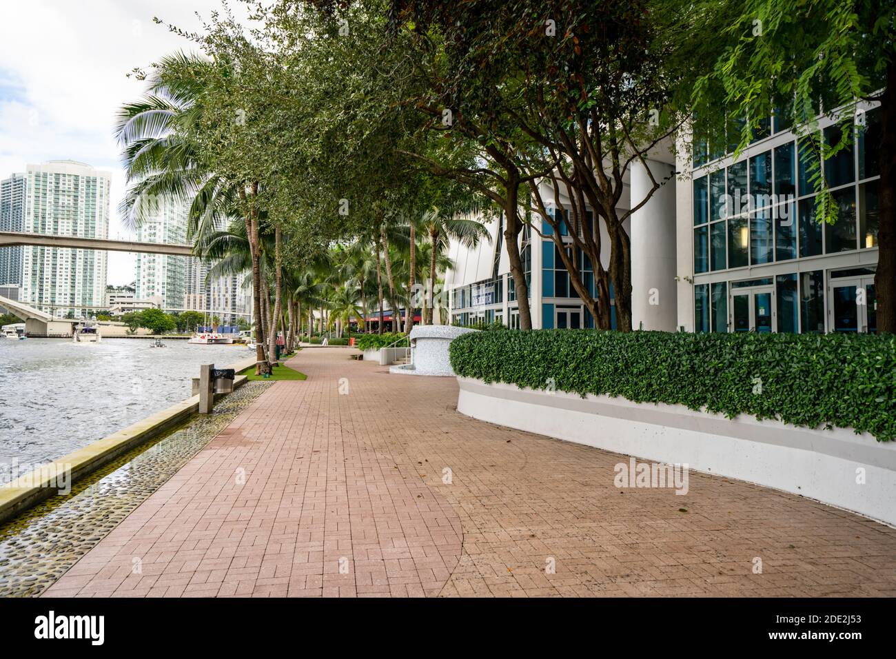 Miami river walk Banque de photographies et d’images à haute résolution ...