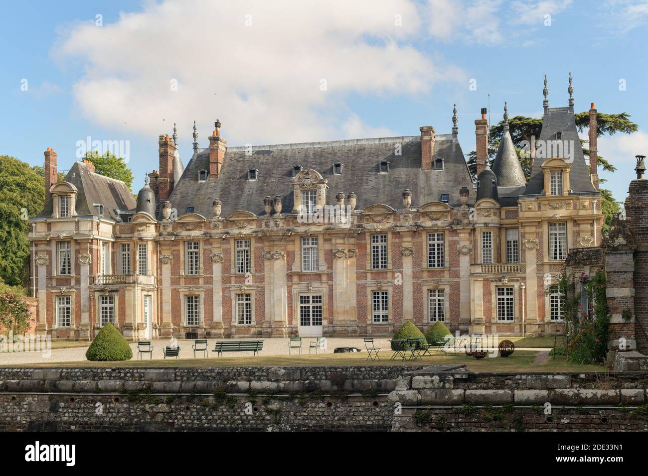 Château de Miromesnil à Tourville-sur-Arques, France. Maison où est né ...