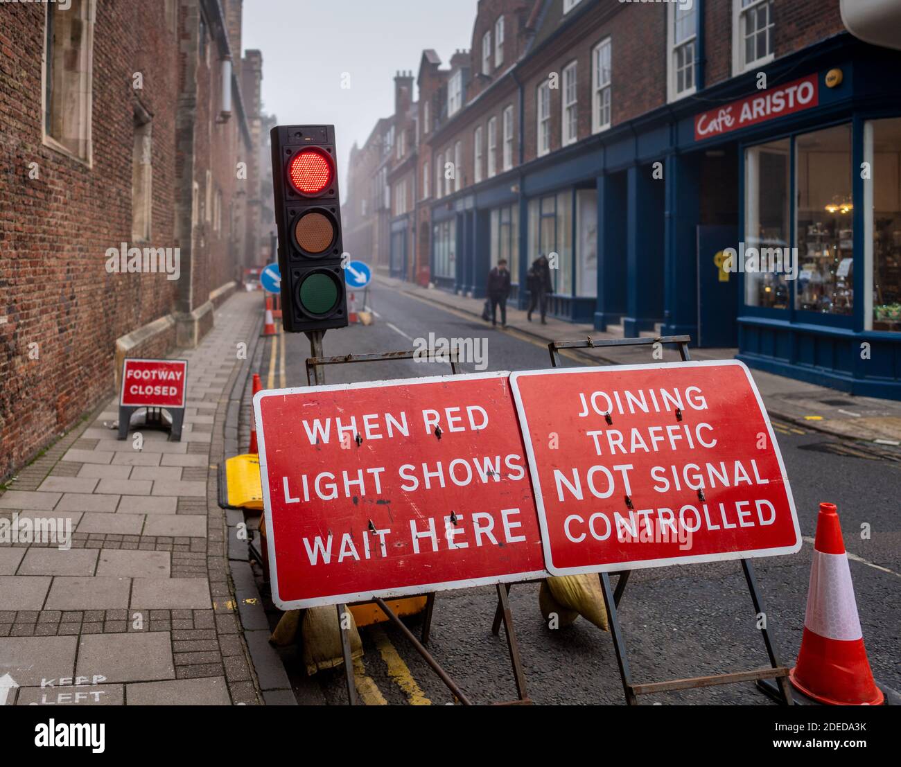 Feux tricolores pour travaux routiers temporaires Banque de ...