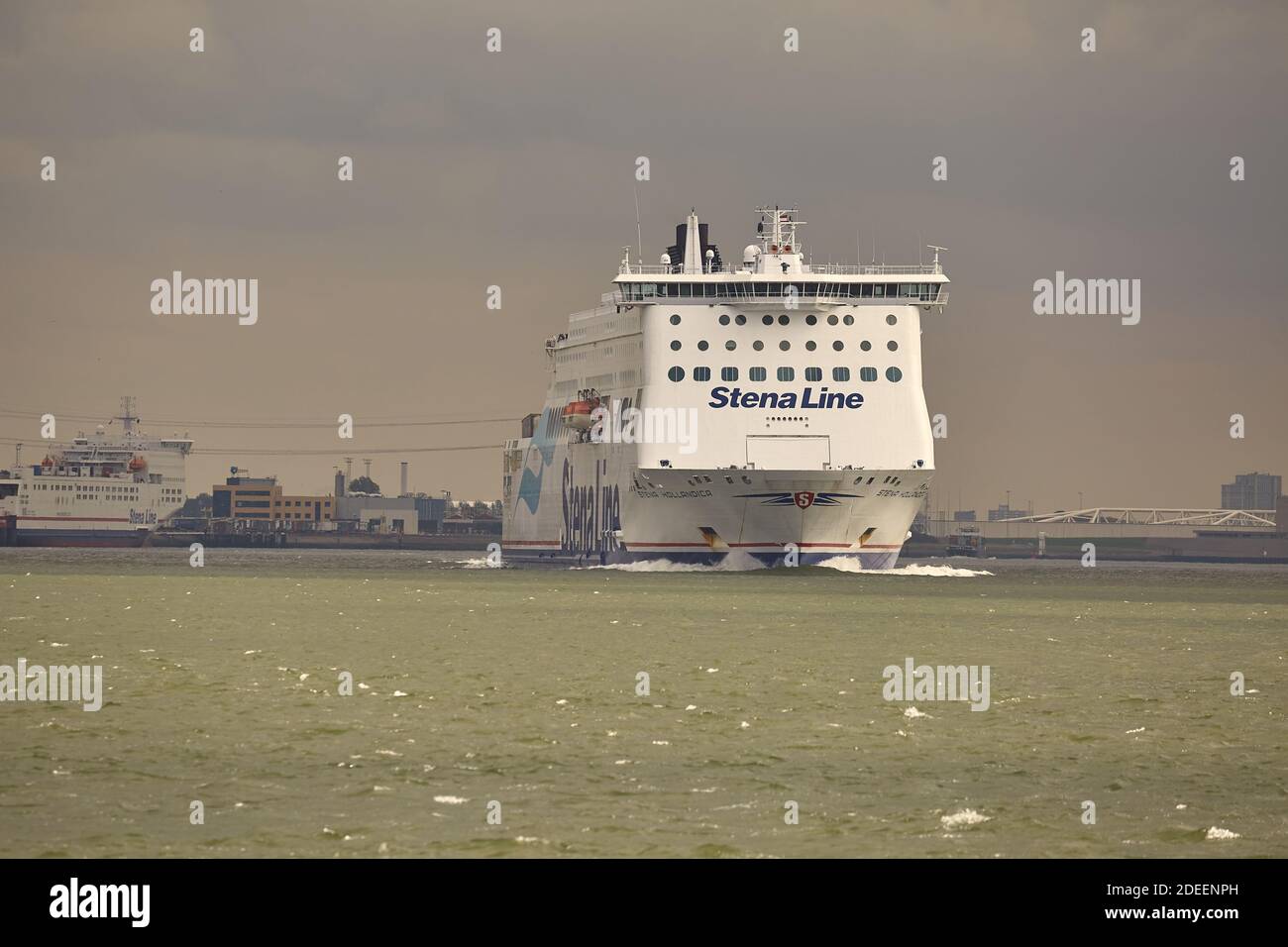 Bateau ferry de rotterdam Banque de photographies et d’images à haute ...