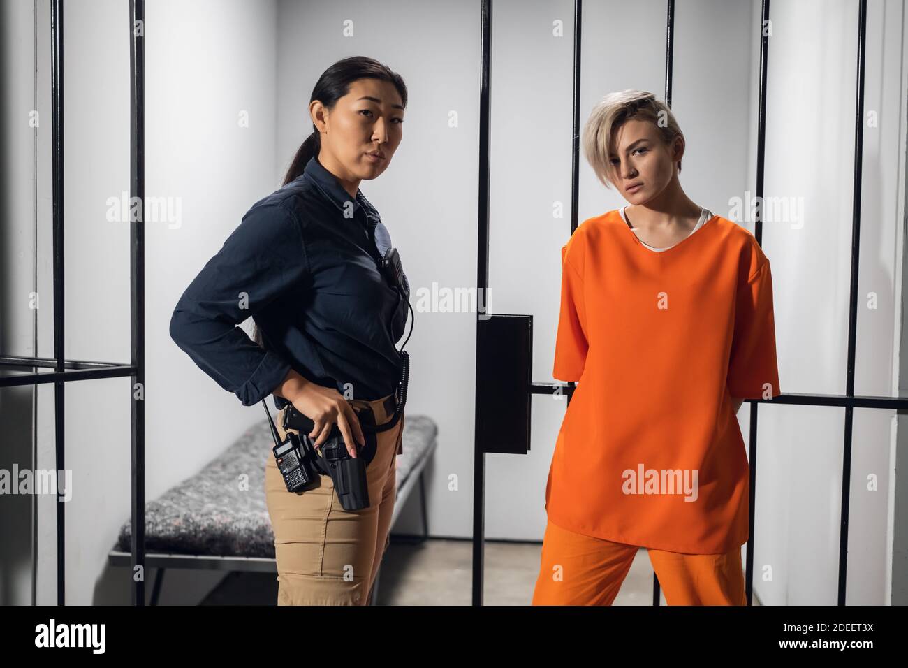 Female prison inmate Banque de photographies et d’images à haute ...